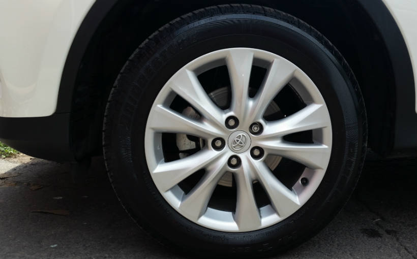 Vision Automotriz » Blog Archive » Toyota RAV-4 2015: atlética, muy ...