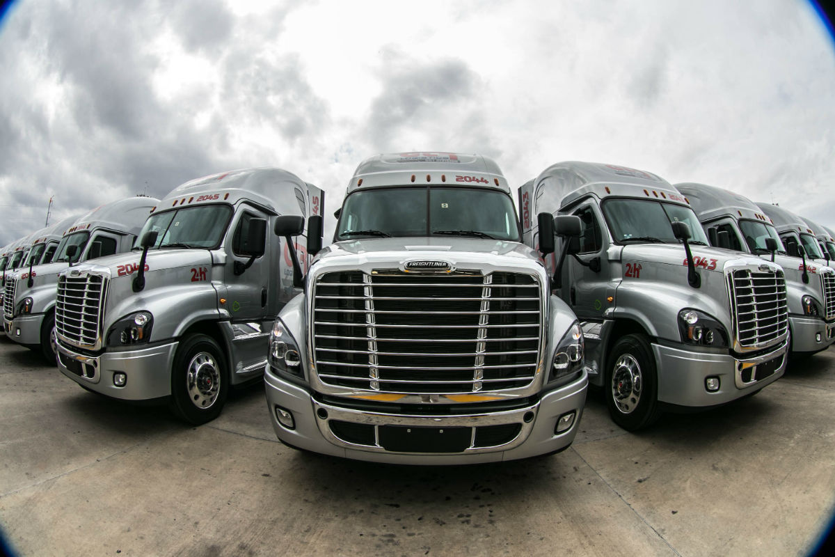 Vision Automotriz » Blog Archive » Daimler Trucks entrega 215 Cascadia ...