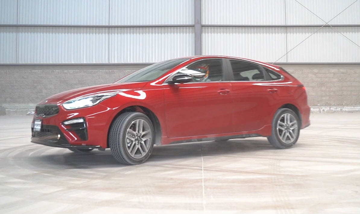 Vision Automotriz » Blog Archive » Fercho Urquiza probó el nuevo KIA ...