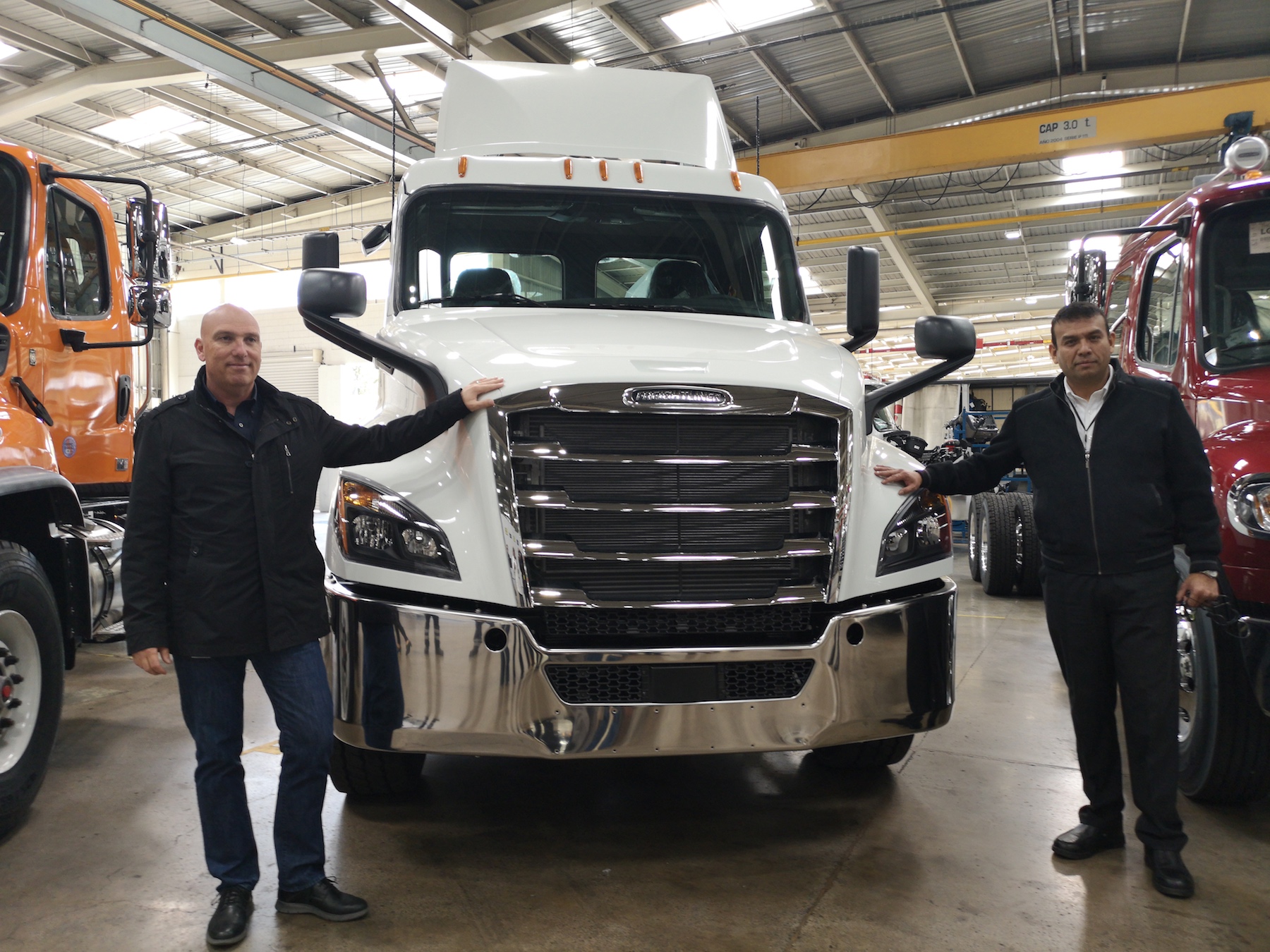 Vision Automotriz » Blog Archive » Inicia producción de Freightliner ...